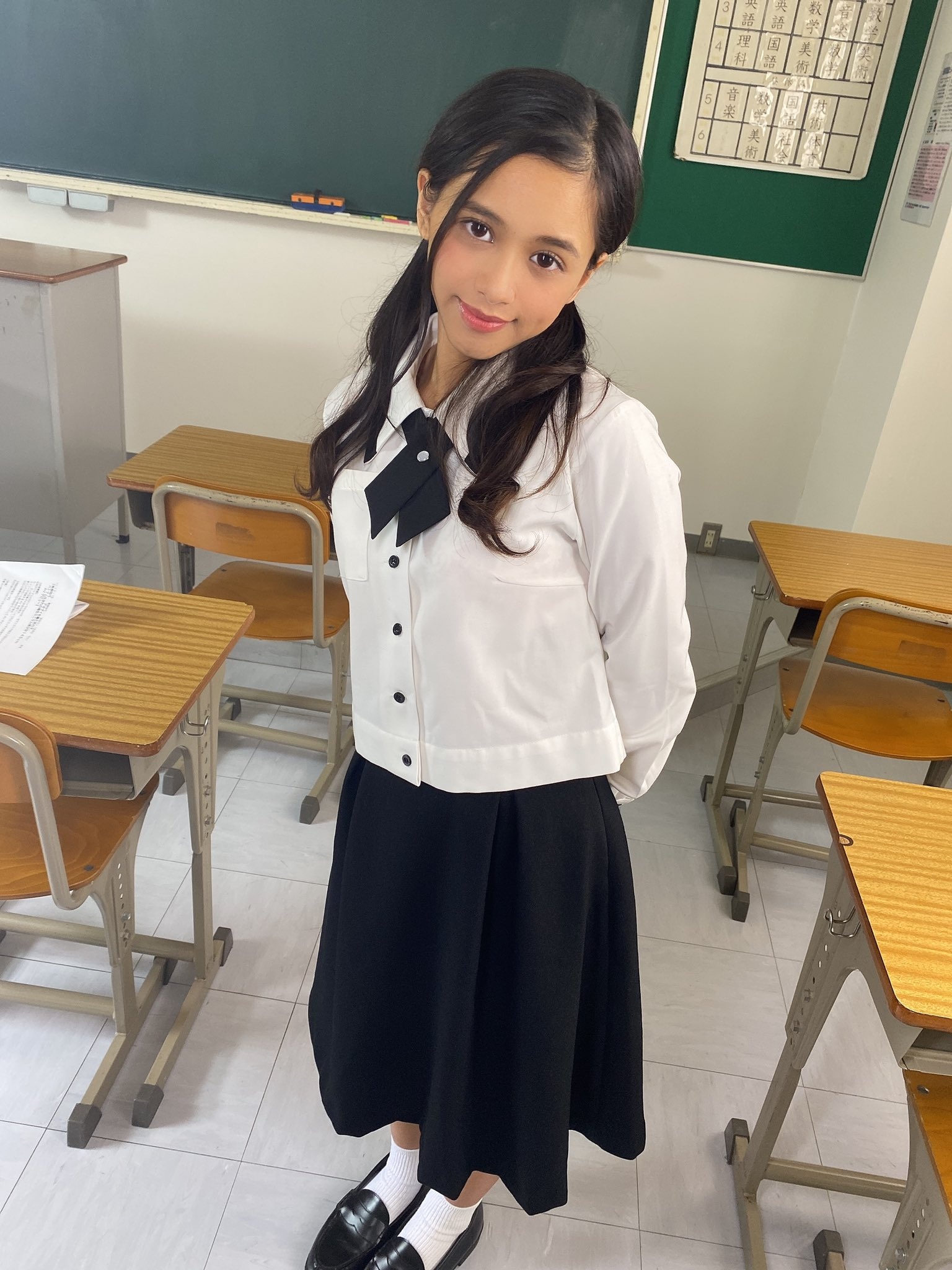 Phanh phui diễn viên Ran Sakita gốc Việt mang áo dài vào phim JAV