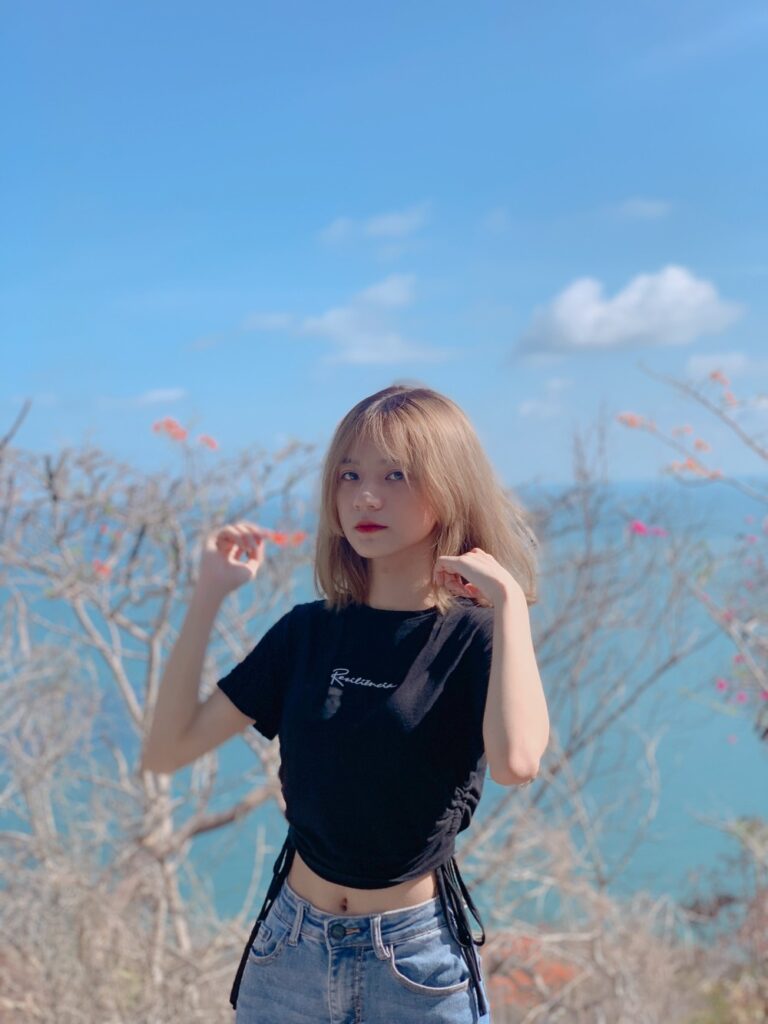 Lộ clip 18+ của Tiểu nữ tiktoker Huỳnh Nhy show hàng cực múp